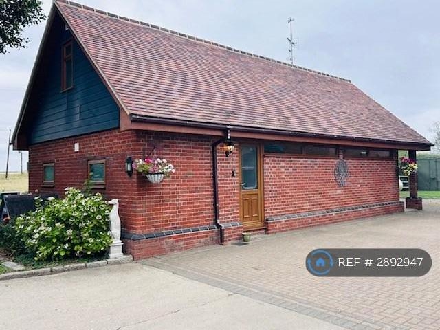 Pudsey Hall Lane, Rochford, SS4 3 bed detached house to rent £1,850 pcm £427 pw