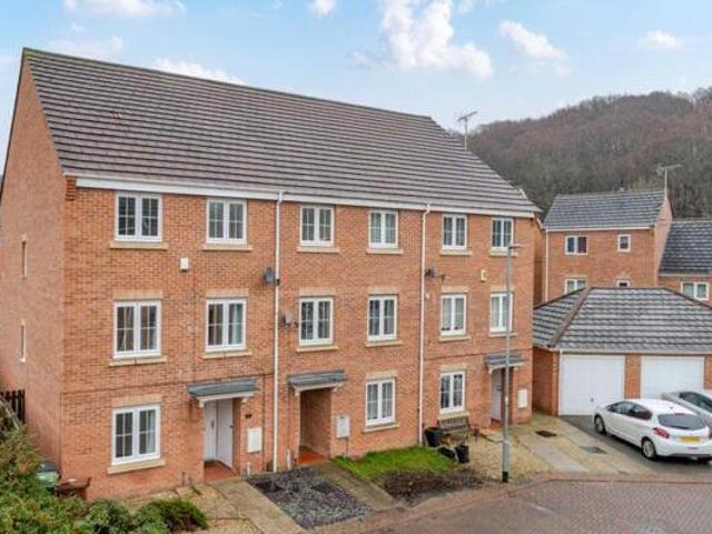 Pudsey, Troydale Park, West Yorkshire, 4 Bedroom House