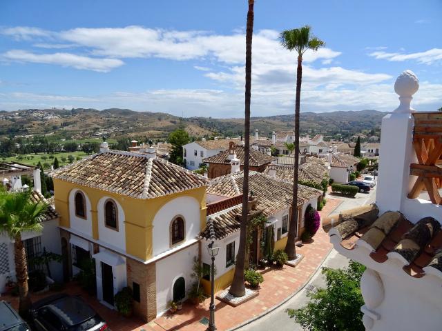 Puebla Aida autêntico apartamento de luxo andaluz, com excelentes vistas sobre o golfe e o mar
