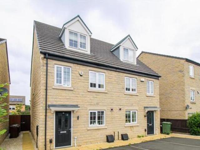 Pugneys Avenue, Crigglestone, 3 Bedroom Semi detached