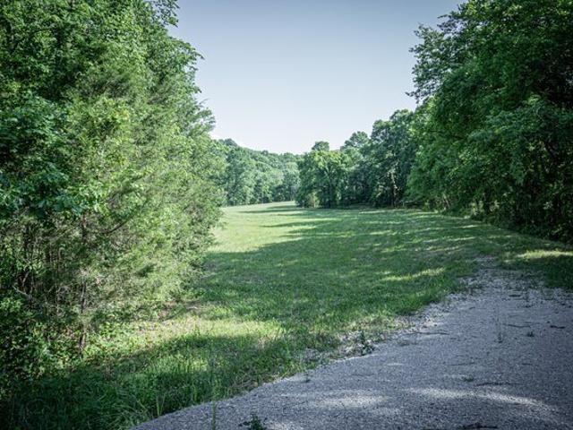 Pulaksi Hwy, Fayetteville, TN 37334