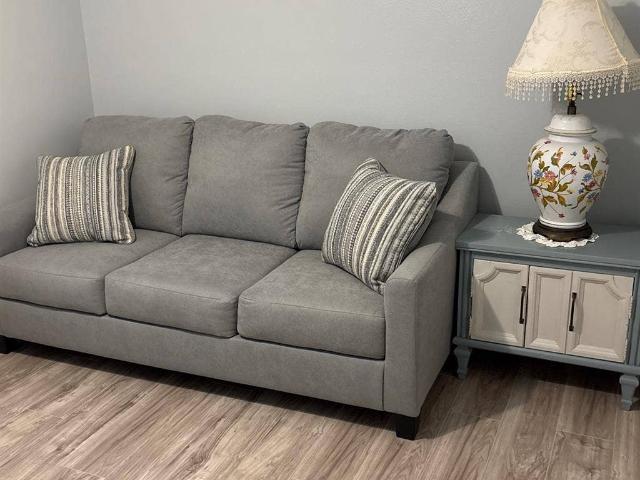 Pull out couch, large closet