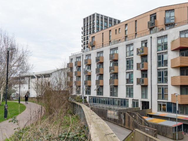 Pullman Haul, Brighton BN1, 1 bed flat to rent, £1,400 pcm | PrimeLocation