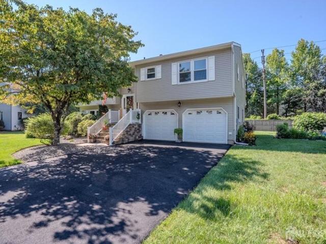 Pullman Loop, South Brunswick, Home For Sale