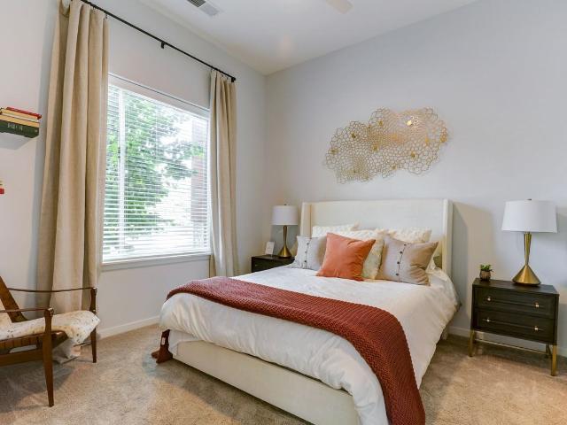 Pullman Pointe 1 Bedroom Apartment for Rent at 11110 Lantern Rd, Fishers, IN 46038