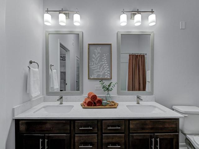 Pullman Pointe 2 Bedroom Apartment for Rent at 11110 Lantern Rd, Fishers, IN 46038