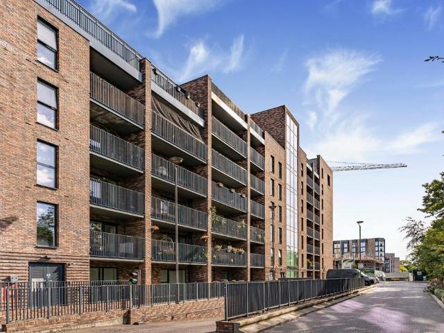 Purbeck Gardens, London, SE26 1 bed apartment to rent £1,700 pcm £392 pw