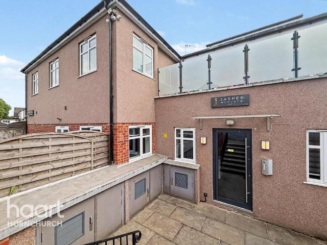 Purbeck Road, HORNCHURCH 2 bed apartment to rent £1,800 pcm £415 pw