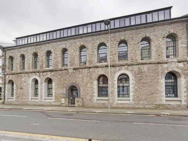 Purifier House, City Centre 2 bed flat to rent £1,900 pcm £438 pw