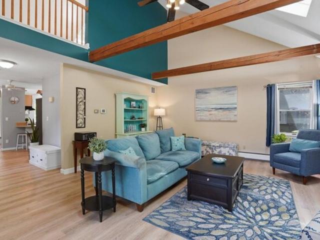 Purington Ln Unit B, Hampton, Condo For Sale