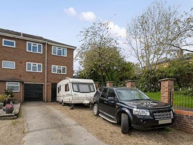 Purley On Thames, Berkshire, 4 Bedroom End