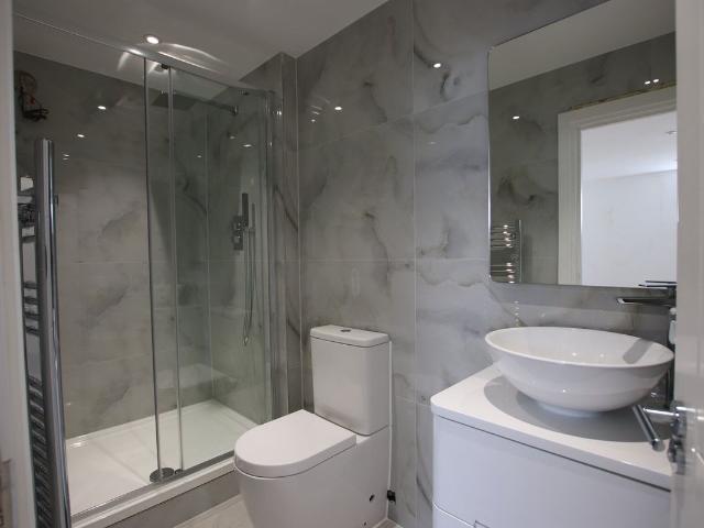 Purley Rise, Purley CR8, 2 bed flat to rent, £2,100 pcm | PrimeLocation