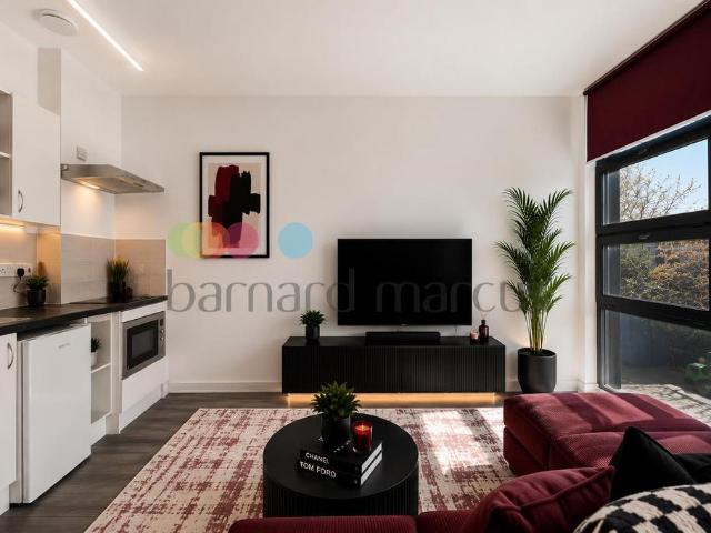 Purley Way, CROYDON Studio to rent £1,000 pcm £231 pw
