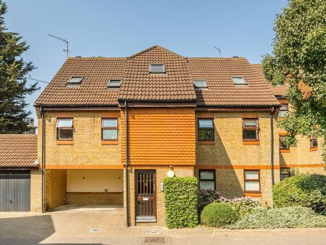 Pursewardens Close, West Ealing W13, 1 bed flat to rent, £1,700 pcm | PrimeLocation