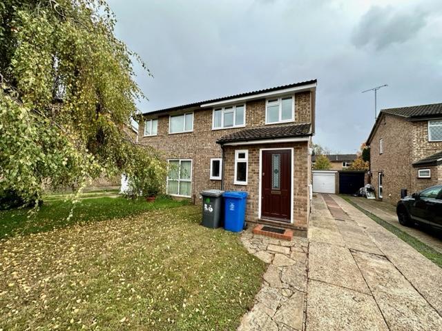Purssell Close, MAIDENHEAD 3 bed semi detached house to rent £1,850 pcm £427 pw