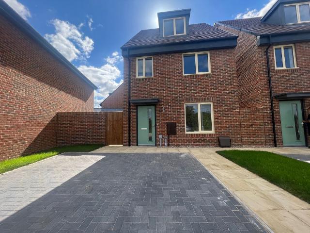 Purssell Road, Weston Turville, Aylesbury HP22, 4 bed property to rent, £2,025 pcm | PrimeLocation