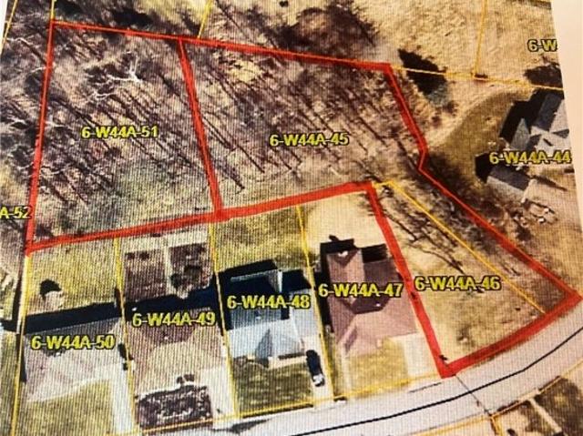 Putnam Ln, Weirton, WV 26062