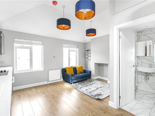 Putney Bridge Road, Wandsworth, SW18 1HU