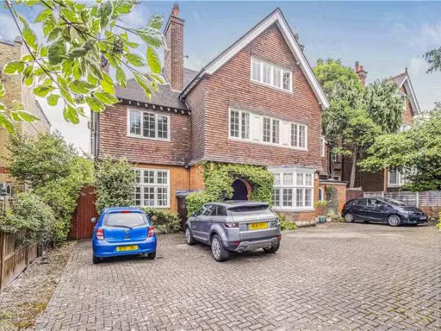 Putney Heath Lane, Putney, SW15 3JF