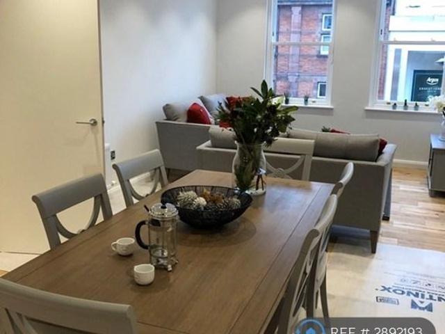 Putney High St, London, SW15 2 bed flat to rent £2,610 pcm £602 pw