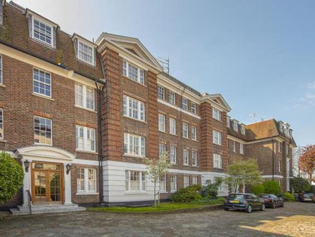 Putney Hill, London, 3 Bedroom Flat