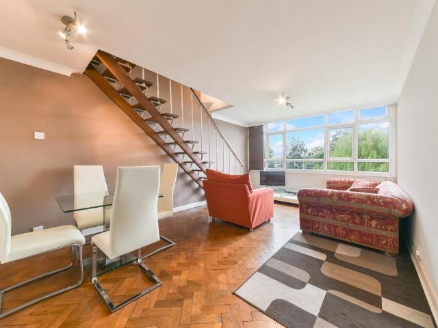 Putney Hill, LONDON 2 bed apartment to rent £2,200 pcm £508 pw