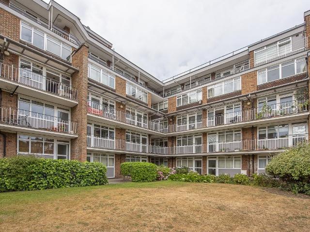 Putney Hill, London SW15, 1 bed flat to rent, £2,000 pcm | PrimeLocation