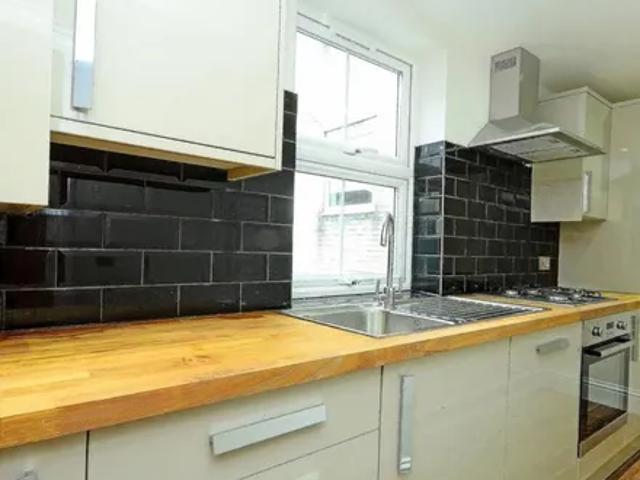 Putney Old Burial Ground, Upper Richmond Road, London, SW15 6TQ, United Kingdom | 2 bed apartment for rent #139332753 | Rentberry