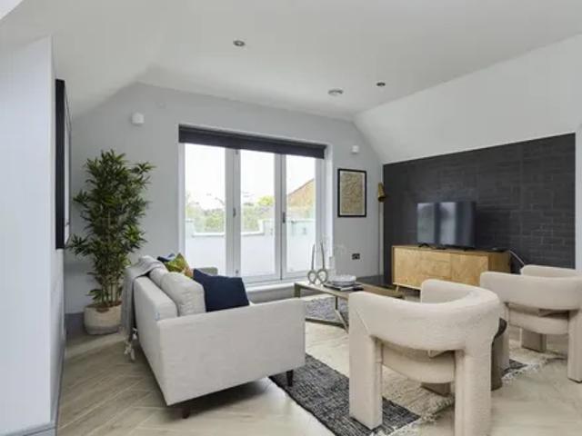 Putney Park School, Putney Park Lane, London, SW15 5HQ, United Kingdom | 2 bed apartment for rent #134167021 | Rentberry
