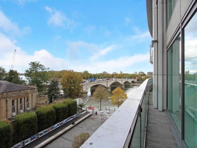 Putney Wharf, 25 Brewhouse Lane, London 2 bed flat to rent £3,250 pcm £750 pw