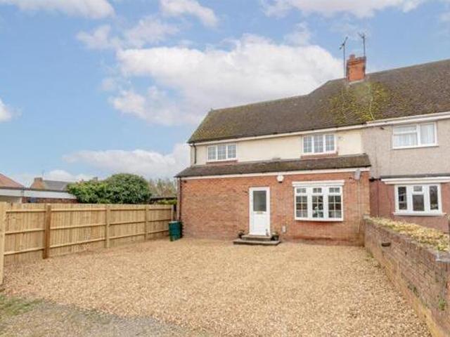 Puxley Road, Deanshanger, 3 Bedroom End
