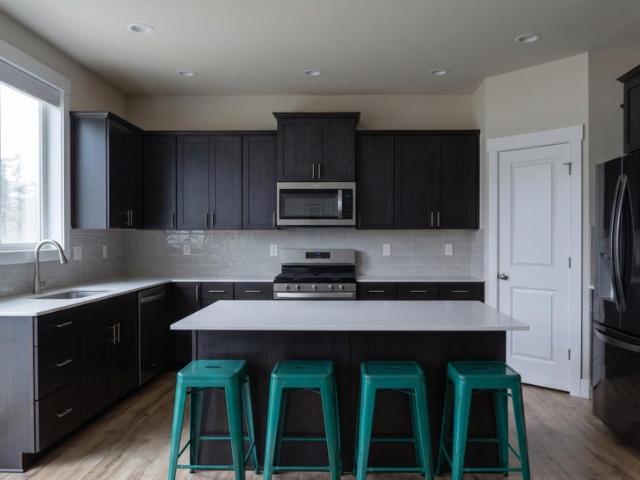 Puyallup home near Amazon, Boeing & MultiCare · f