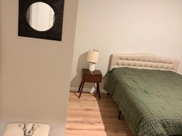 NEW Spacious Home Large Kitchen, Dining and Living area. Washer/Dryer, Near Amazon, Boeing & MultiCare Good Samaritan Hospital, Easy Highway Access, Minutes to South Hill Mall & JBLM, REMOTE WORK Friendly