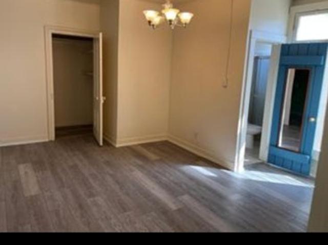 Pvt rm immediate move in $850 pm