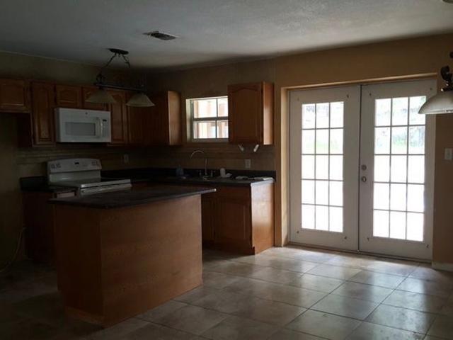 Pvt room / full bath | utilities & 1 parking