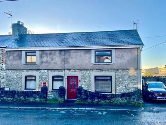 Pyle Road, Pyle, 4 Bedroom Semi detached