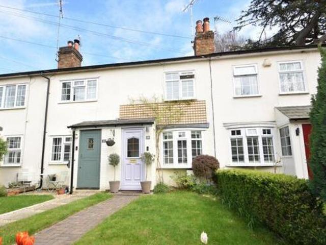 Pyrcroft Lane, Weybridge, 2 Bedroom Terraced