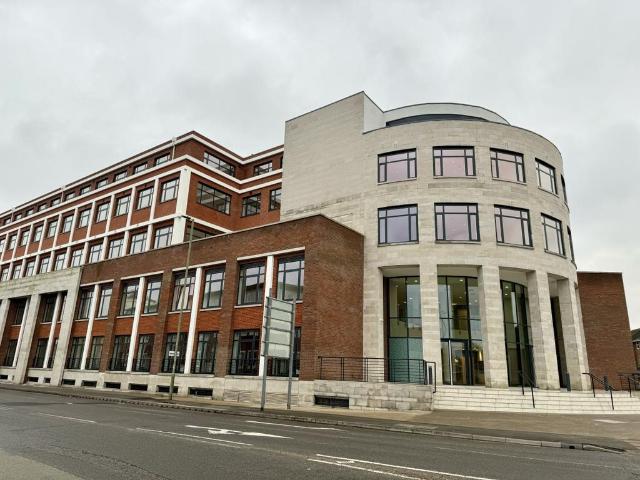 Pyrcroft Road Chertsey KT16 1 bed flat to rent £1,425 pcm £329 pw