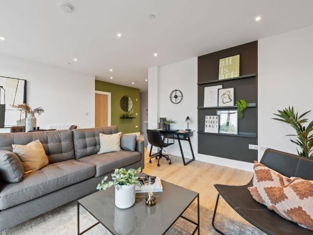 Pyrcroft Road, Chertsey KT16, 1 bed flat to rent, £1,500 pcm | PrimeLocation
