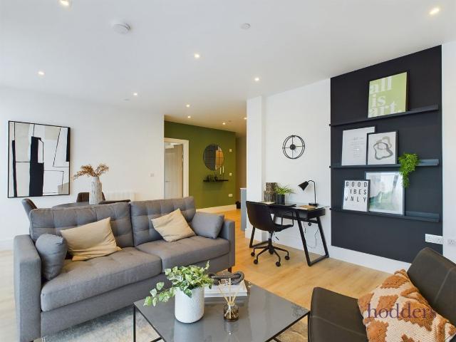 Pyrcroft Road, Chertsey, Surrey KT16, 1 bed flat to rent, £1,500 pcm | PrimeLocation