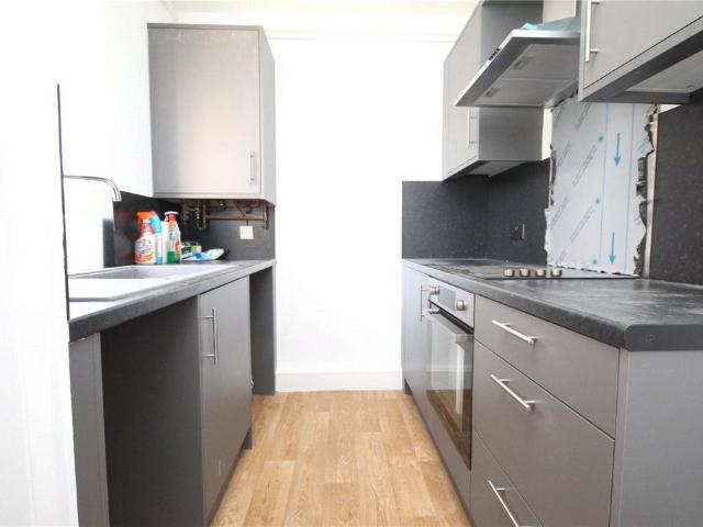 Pyrles Lane, Loughton IG10 1 bed apartment to rent £1,450 pcm £335 pw