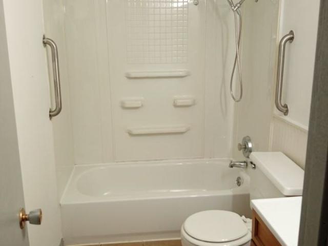 Q 2 Bedroom Apartment for Rent at 147 Baughn St, Council Bluffs, IA 51503