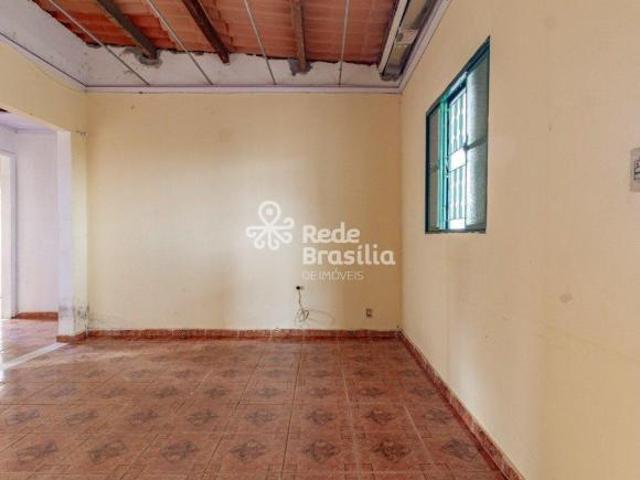 QC 6 | Casa 6 Quartos com 3 Banheiros e 1 Vaga de Garagem Riacho Fundo II