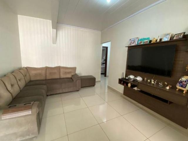 QC 06 Excelente casa de 02 quartos, ótima localização!