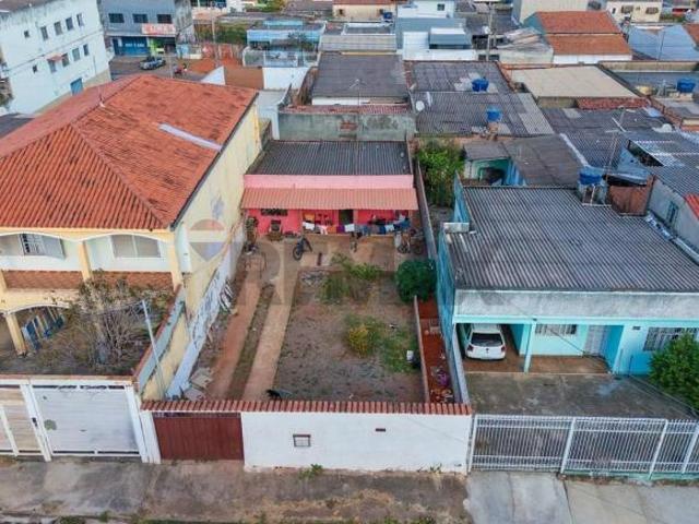 VENDA DE UMA CASA COM 2 QUARTODS NA QUADRA 17 SETOR LESTE