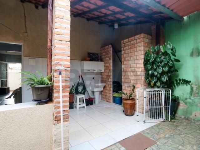 EXCELENTE CASA COM LAGE