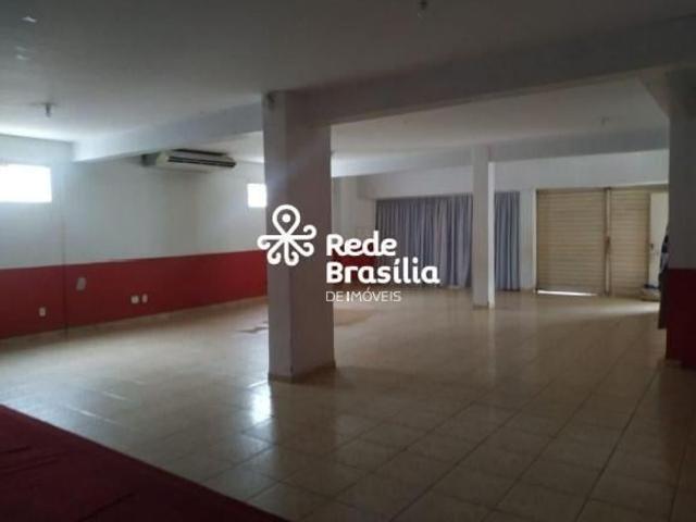 QE 40 Rua 14 | Loja comercial com sala banheiro privativo 3 vagas cobertas aceita financiament