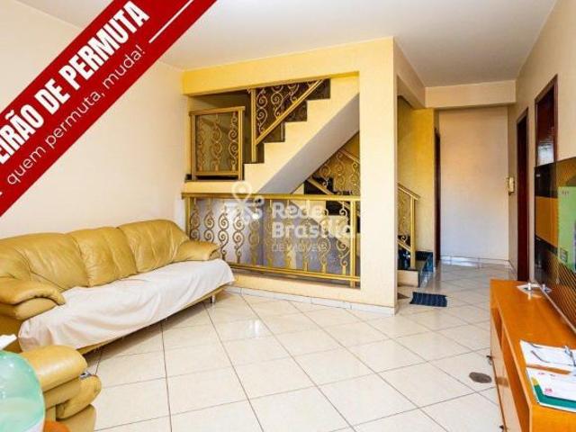 QE 46 | Casa Sobrado nascente com 3 suítes 2 vagas terraço aceita financiamento estuda permu