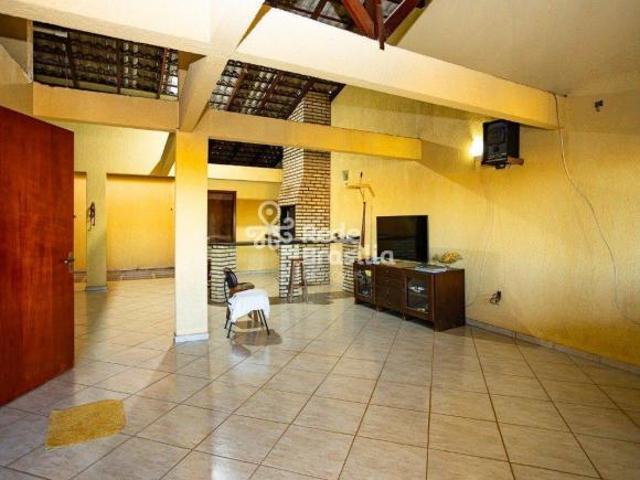 QE 46 | Casa Sobrado nascente com 3 suítes 2 vagas terraço aceita financiamento estuda permu