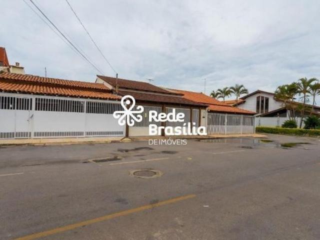 QE 13 Casa com 3 quartos 1 suíte 2 vagas aceita financiamento e FGTS